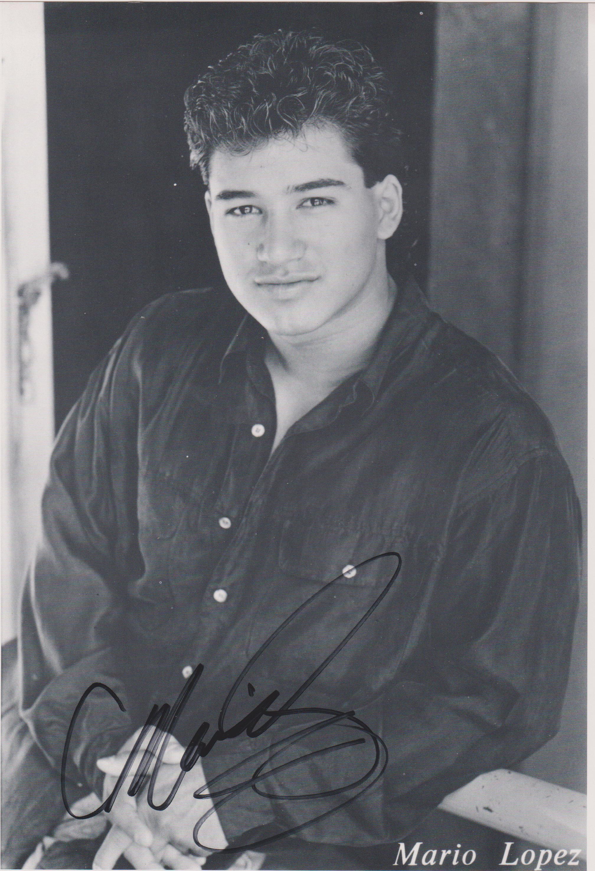 Mario Lopez signed b&w headshot from 1990s - Fanboy Expo Store
